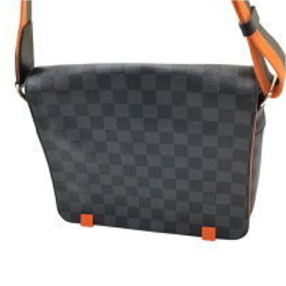 Louis Vuitton | Bags | Louis Vuitton District Damier Black Bag Leather ...